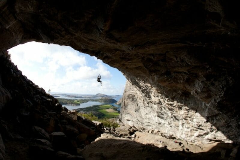 Adam Ondra Climbs "Silence" 9c / 5.15d - World's Hardest Climb ...